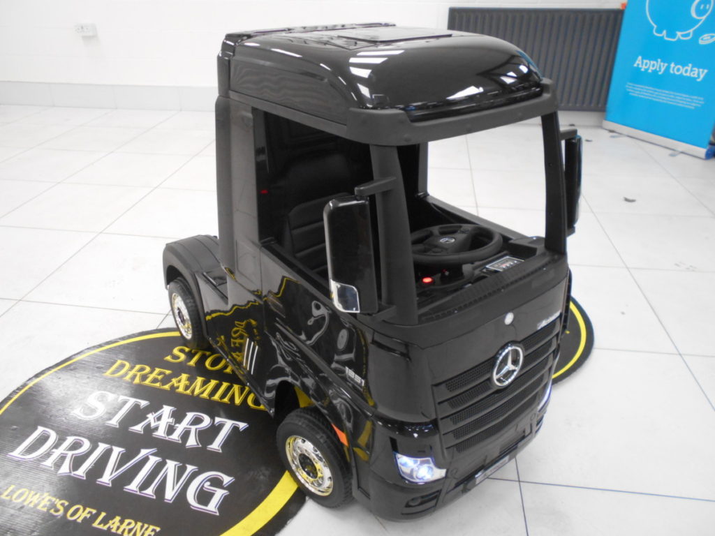 KIDS ELEC RIDE ON LORRY MERCEDES ARTIC – Lowes Of Larne