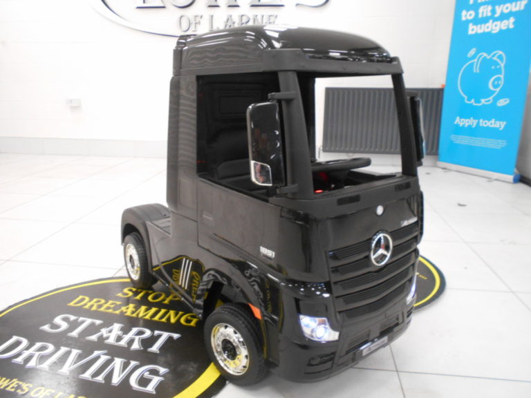 KIDS ELEC RIDE ON LORRY MERCEDES ARTIC – Lowes Of Larne